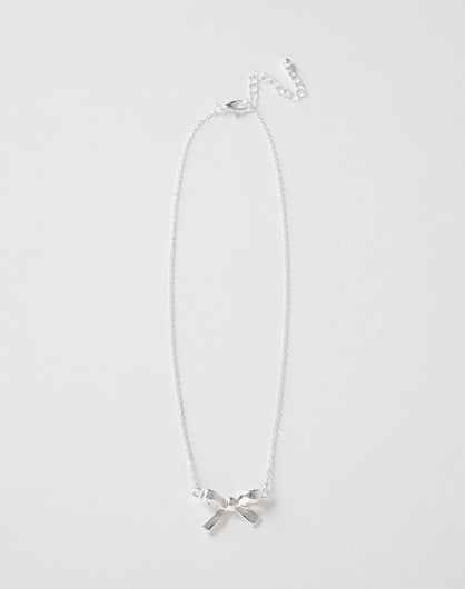 Bow Necklace in Silver | Glassons